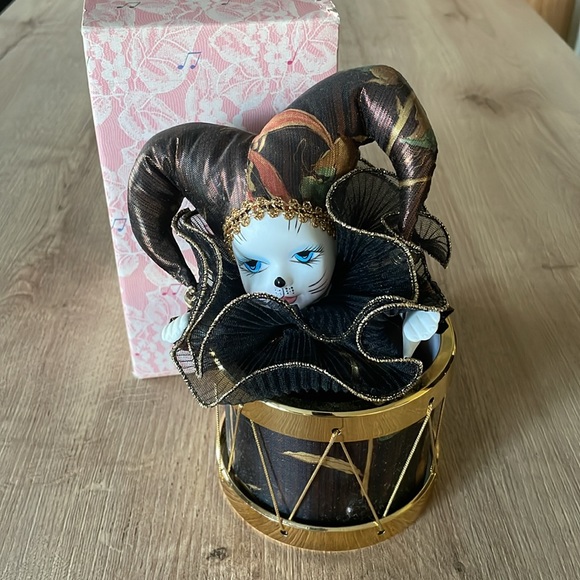 Brinn’s | Other | Vintage Clownjester Figurine Music Box | Poshmark
